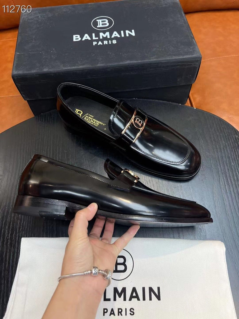 BALMAIN || B Logo Embellished Calf Leather Loafers For Men